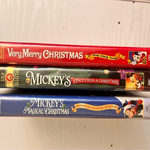 Disney | Other | Disneys Mickeys Magical Christmas Snowed In At The ...